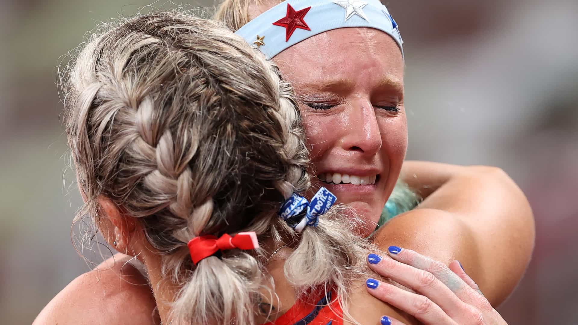 USA's Sandi Morris unable to qualify after snapped pole, awkward fall ...
