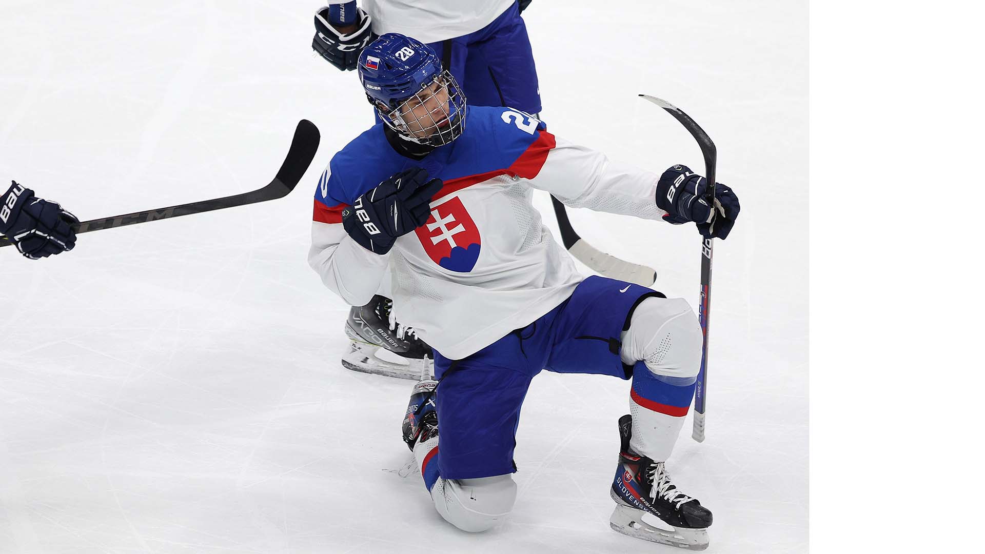 Slafkovsky opens the scoring against U.S. in quarterfinal | NBC Olympics