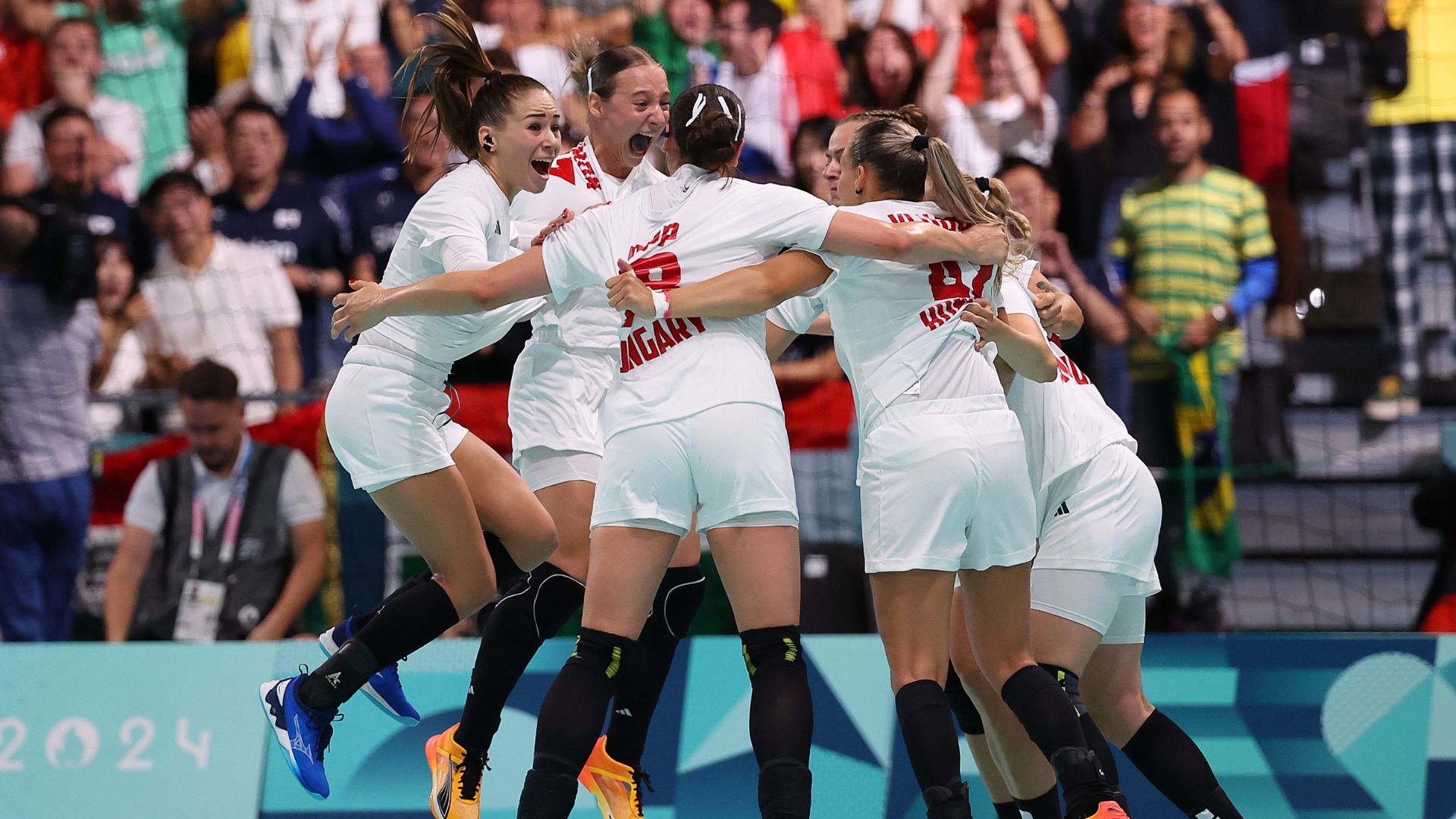 Hungary women's handball tops Brazil with buzzer beater goal | NBC Olympics