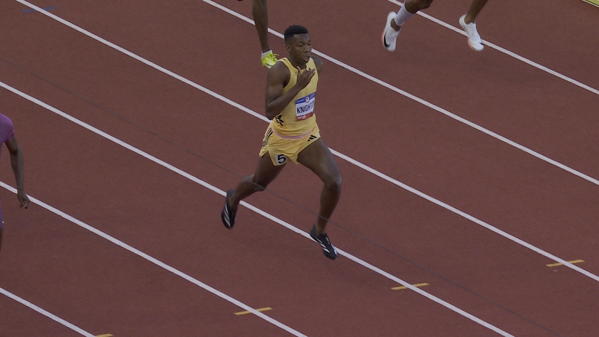 Erriyon Knighton storms to opening round victory in 200m | NBC Olympics
