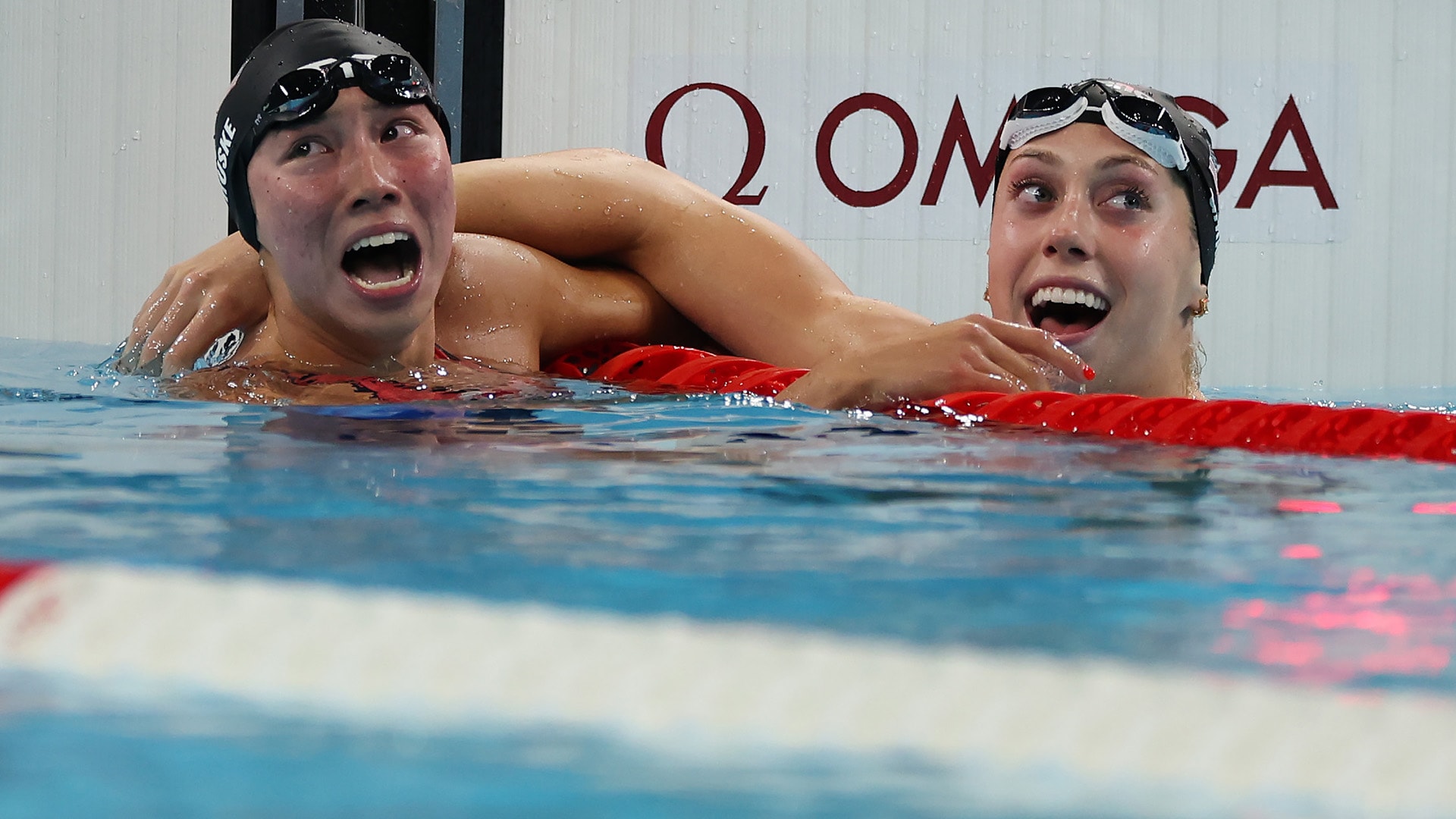 Torri Huske holds off Gretchen Walsh for gold in 100m fly | NBC Olympics
