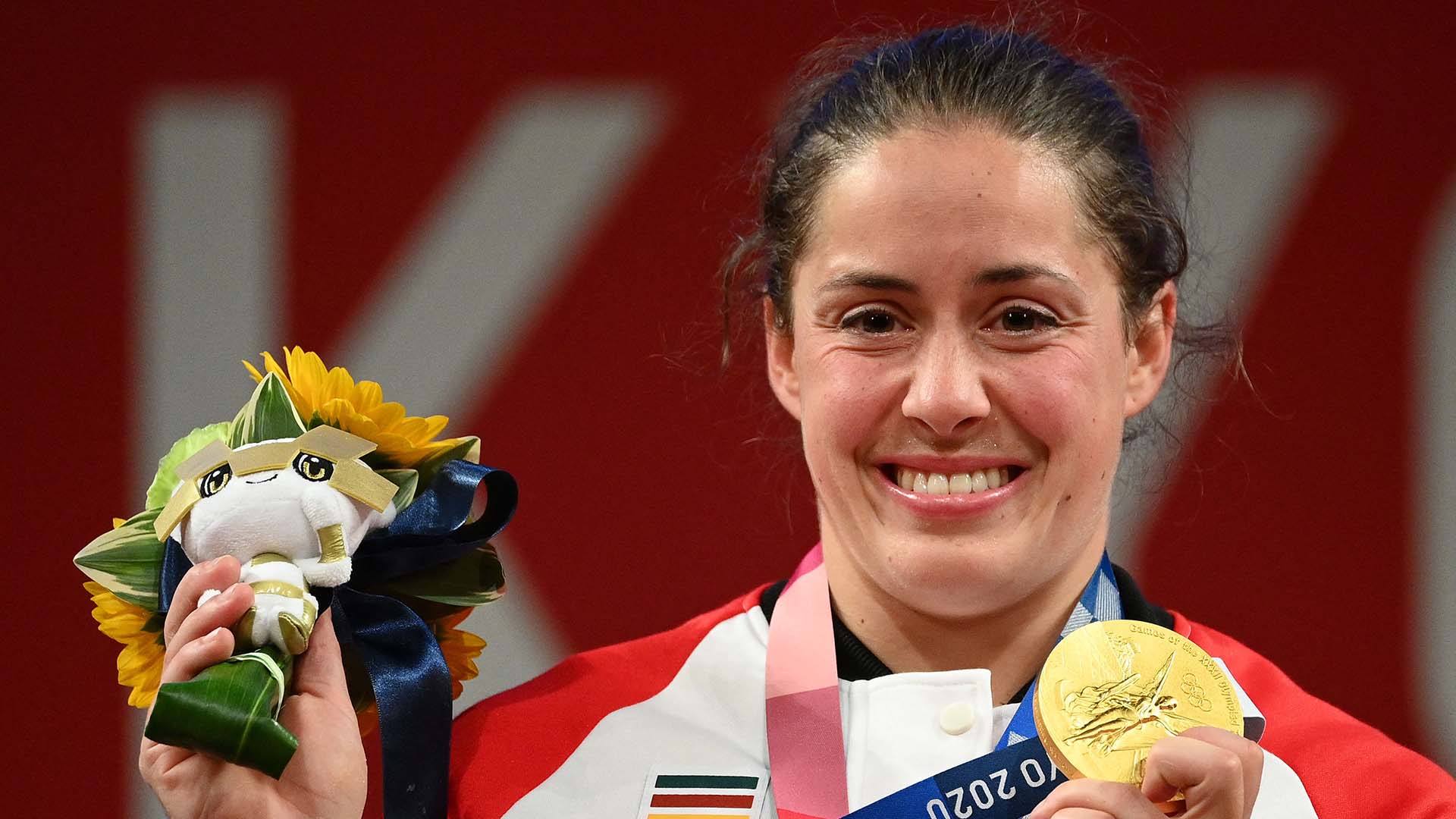 Maude Charron Weightlifting : Canada's Maude Charron wins Olympic ...